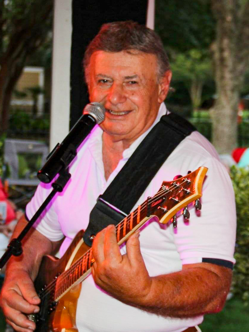 Michael Carletta, Entertainer – Fun music loaded with audience interaction!